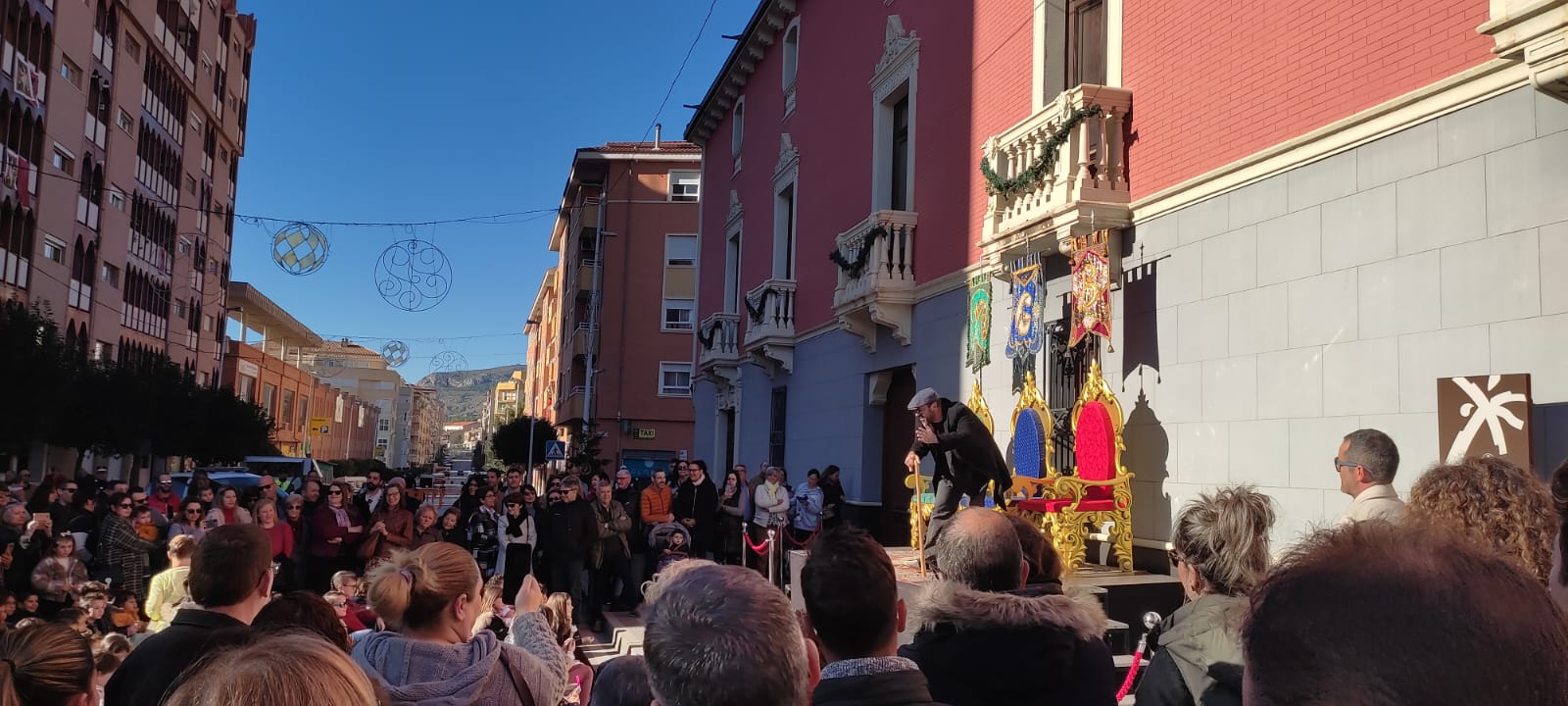 EL DESPERTAR DE LOS REYES MAGOS DE ONIL, UNA TRADICIÓN QUE VA TOMANDO ARRAIGO - AAPET ALICANTE ...